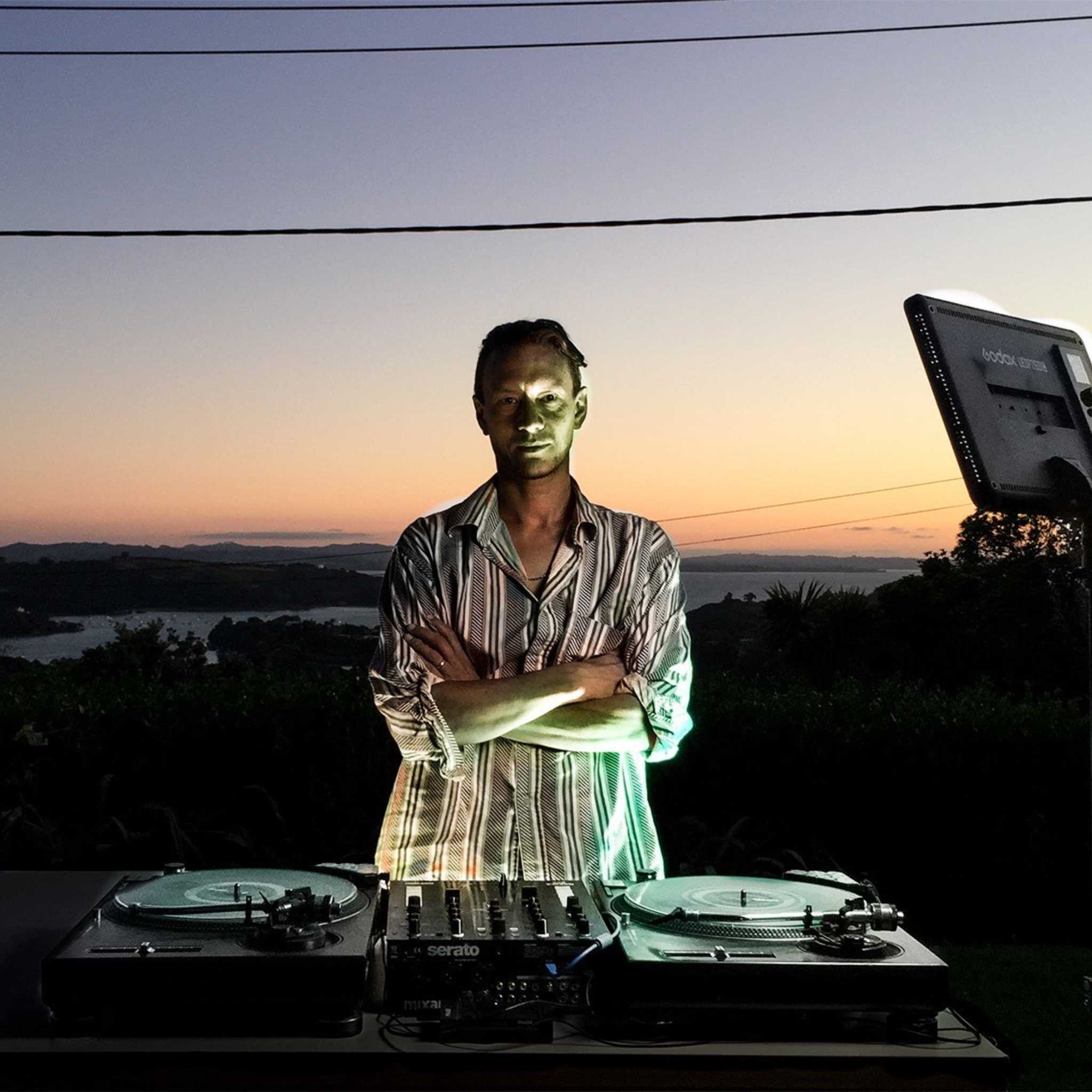 DJ Bryce │Live Music │ The Island Collection – Island Collection Waiheke